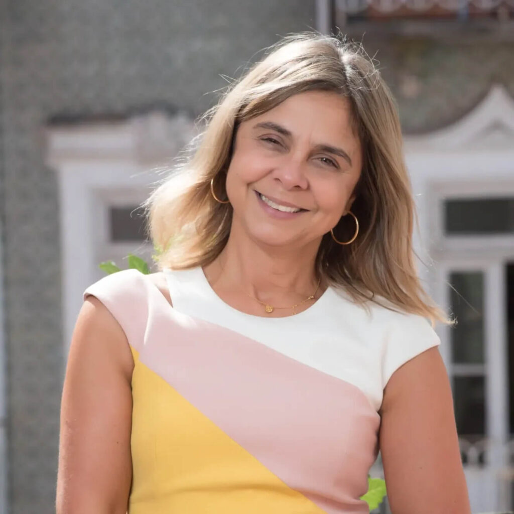 Ana Paula Martins - AESE Business School - Formação de Executivos
